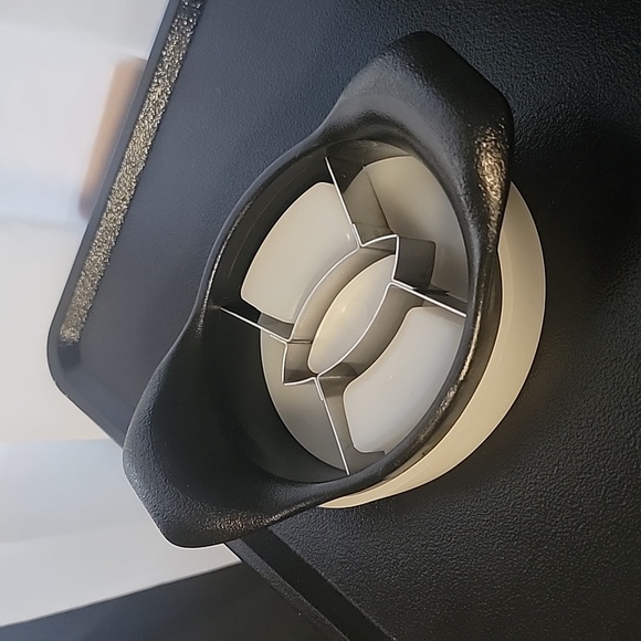 Pampered Chef | Kitchen | Pampered Chef Mango Wedger | Poshmark